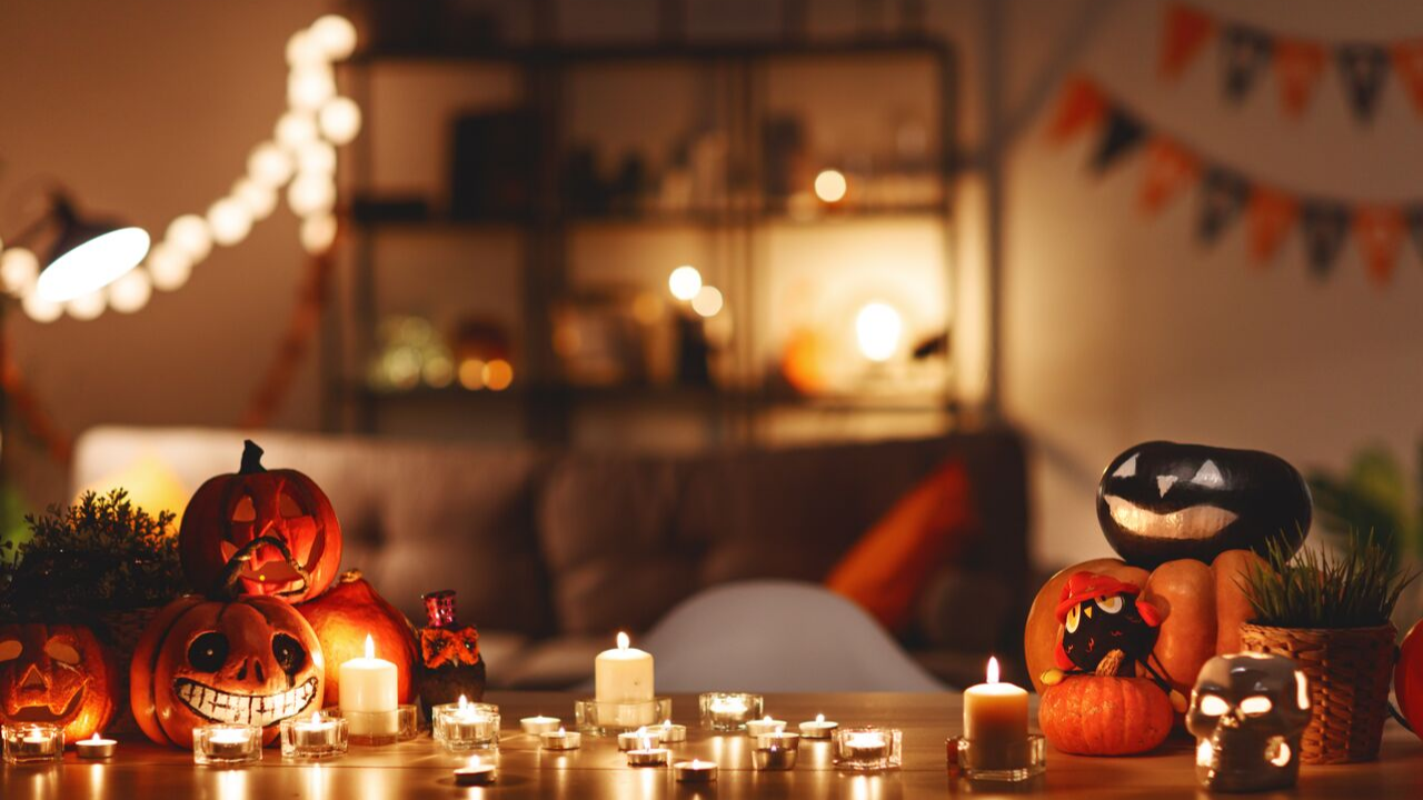 Get Your Fright On: 35 Chic and Spooky Halloween Decor Ideas