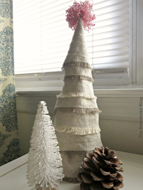 10+ Easy Do It Yourself Mini Christmas Tree Crafts